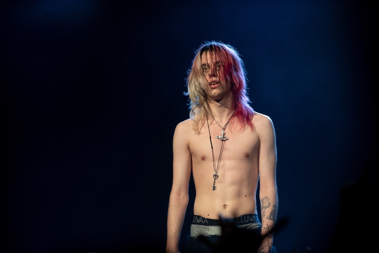 Crónica de Rojuu en Zentral, Iruña-Pamplona (2022) - MondoSonoro